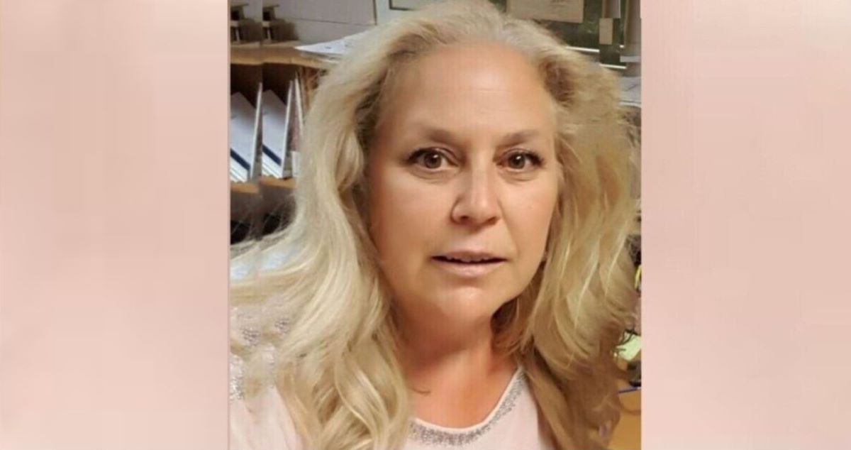 Art Scoop: Sandra Ellis Expresses Love of Nature and Design Through Her ...